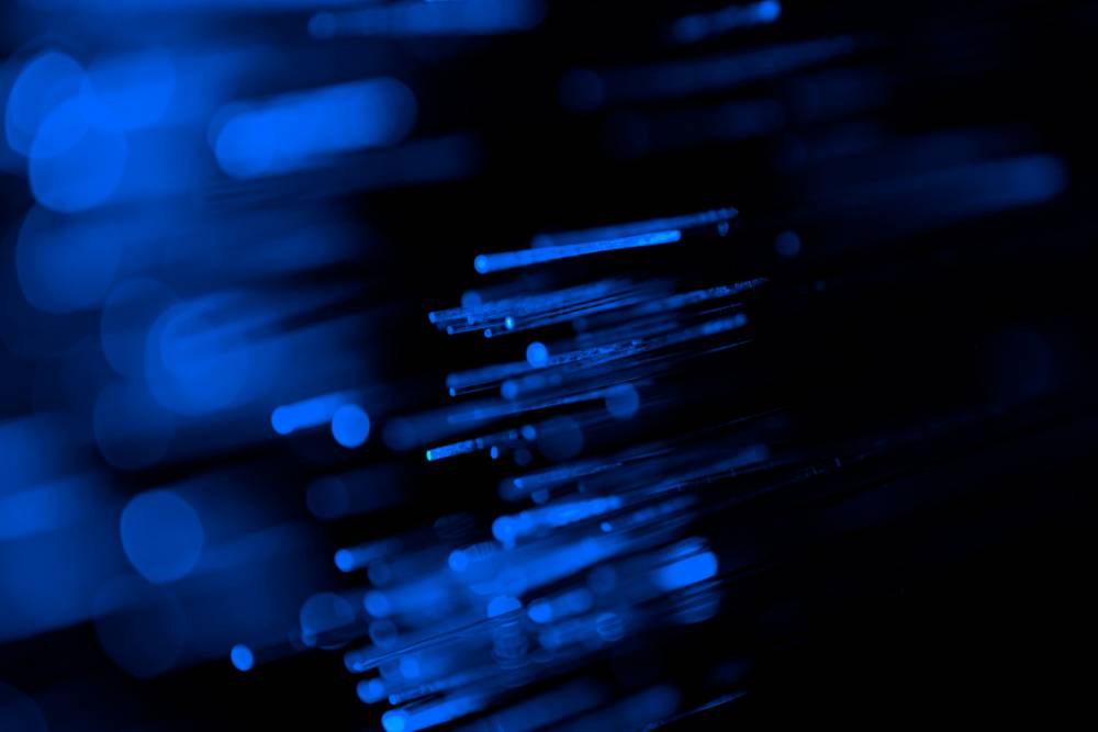 Optical Backbone: O Poder da Fibra Escura nas Redes Corporativas